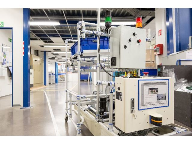 AGV Automated Guided Vehicule | Contact ISITEC International