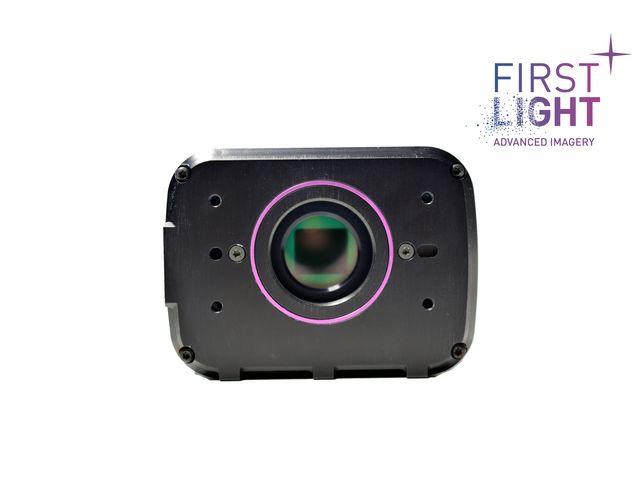 High speed and low noise SWIR InGaAs camera | Contact INNOVIDEA